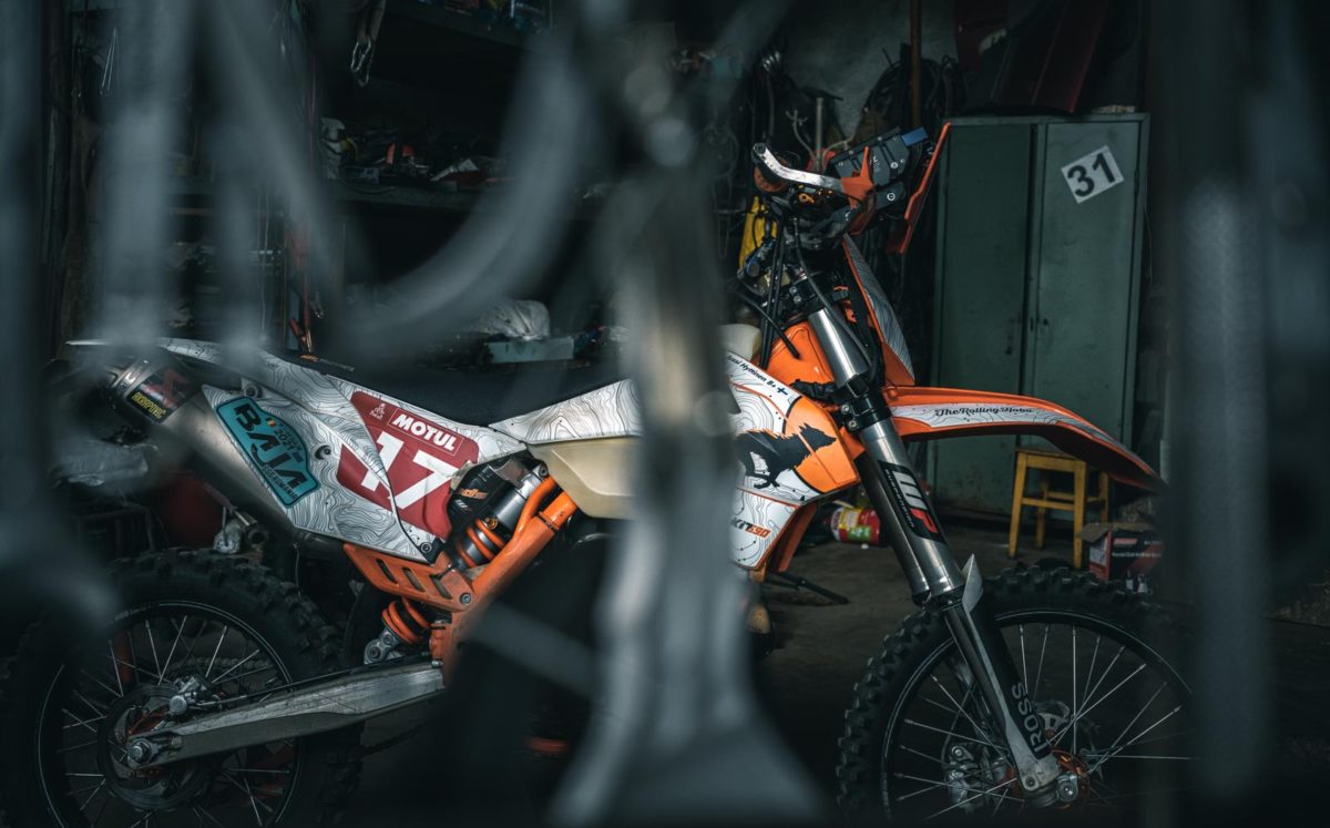 KTM 500 EXC Rally Ultralight – The Rolling Hobo